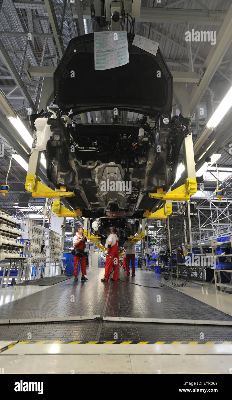 Assembly Line Stock Photos & Assembly Line Stock Images - Alamy