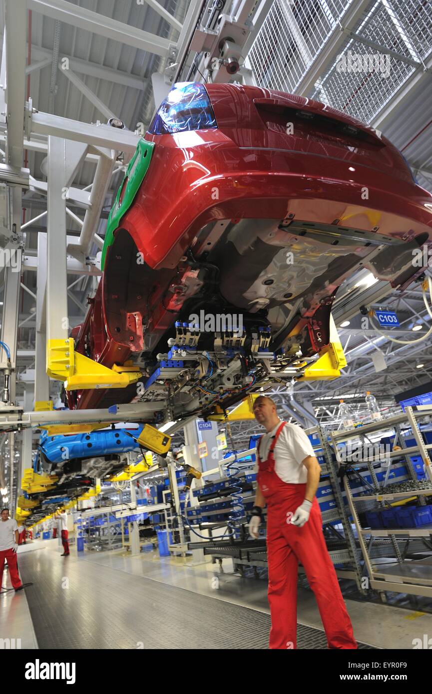 Automobile assembly line hi-res stock photography and images - Alamy