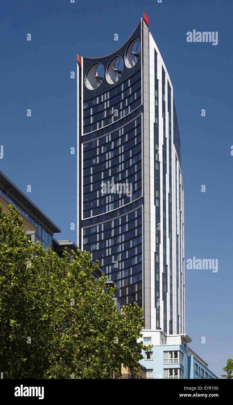 Strata Building - Elephant and Castle Stock Photo - Alamy