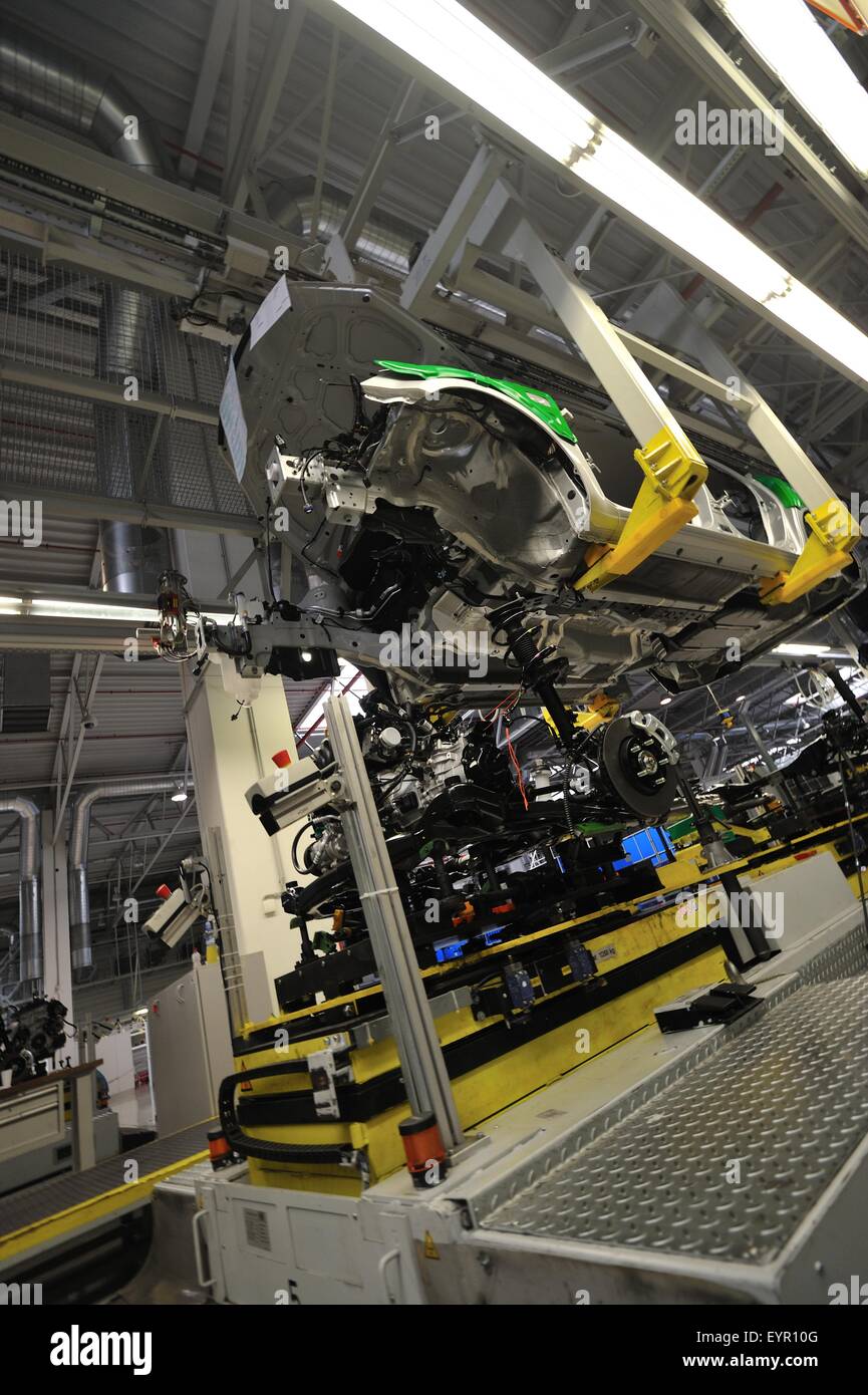 Inside car factory vehicles parts hi-res stock photography and images ...