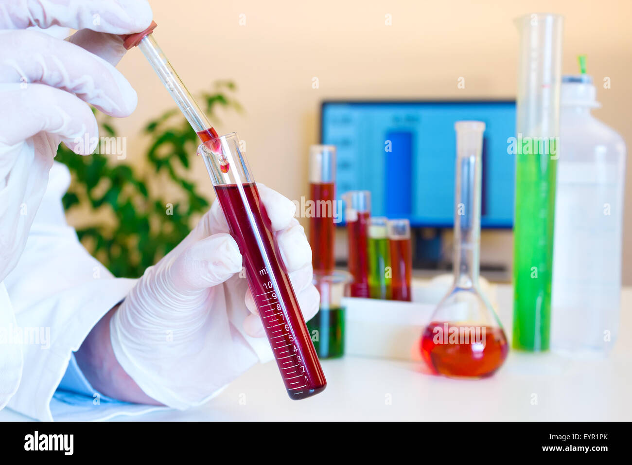 Scientist computer statistics lab hi-res stock photography and images ...