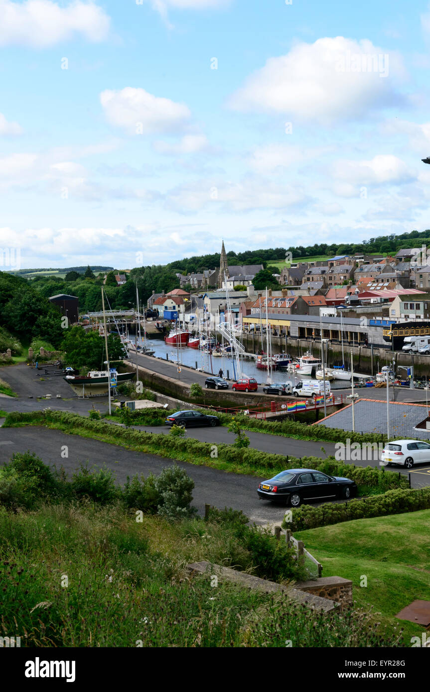 Eyemouth harbour town hi-res stock photography and images - Alamy