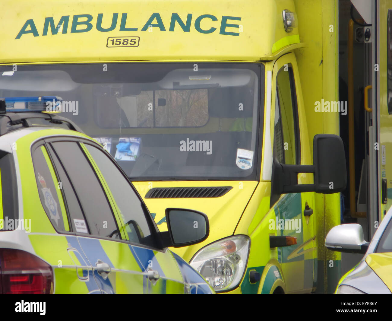 Uk ambulance hi-res stock photography and images - Alamy