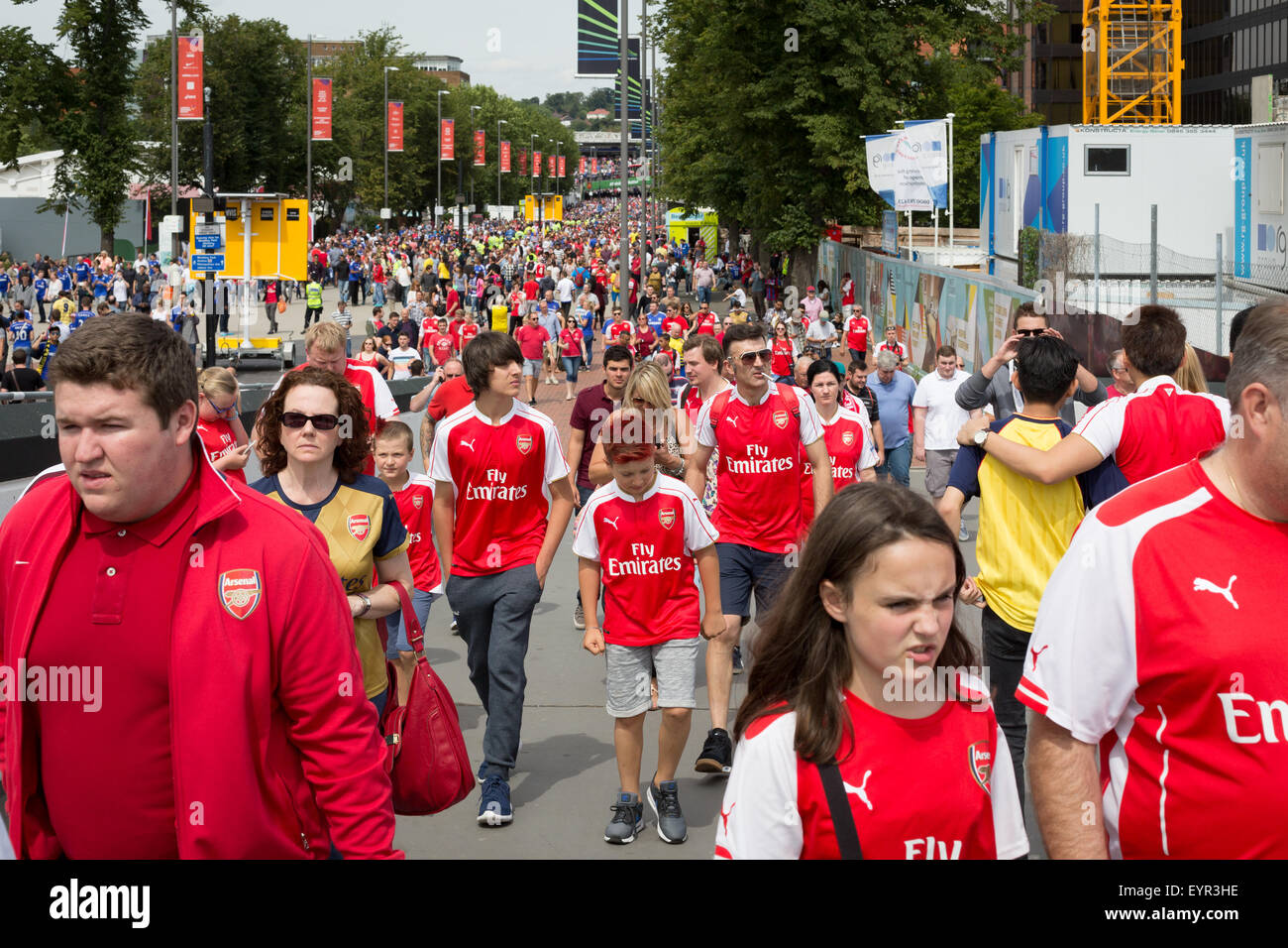 Arsenal football stadium crowd hi-res stock photography and images - Alamy