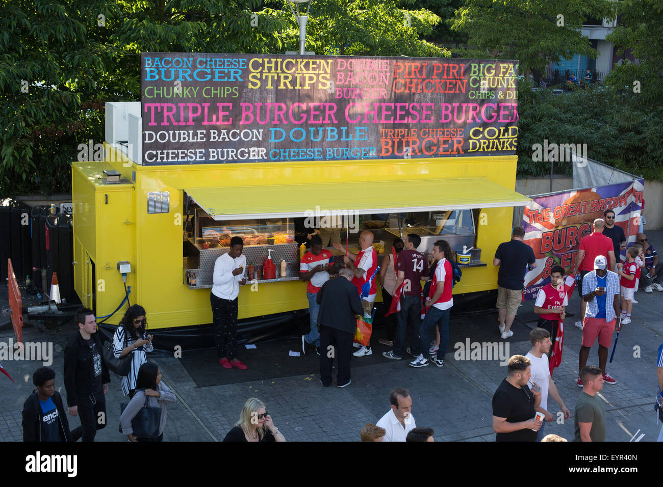 Food stall outside Wembley Park Station after a football match Stock ...