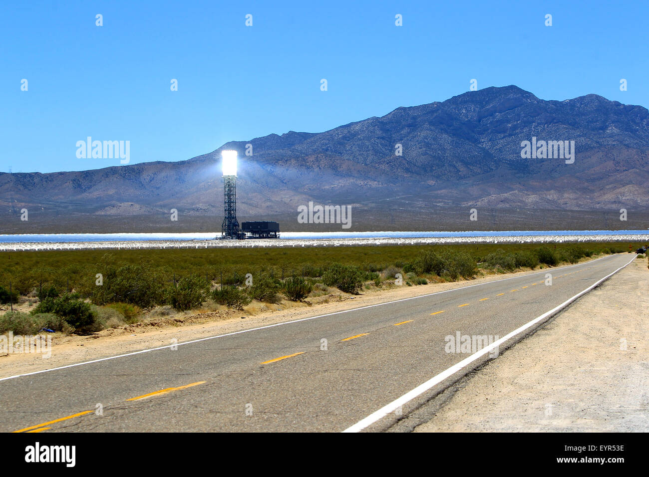 A solar farm that uses 1000's of large mirrors to super heat water to ...
