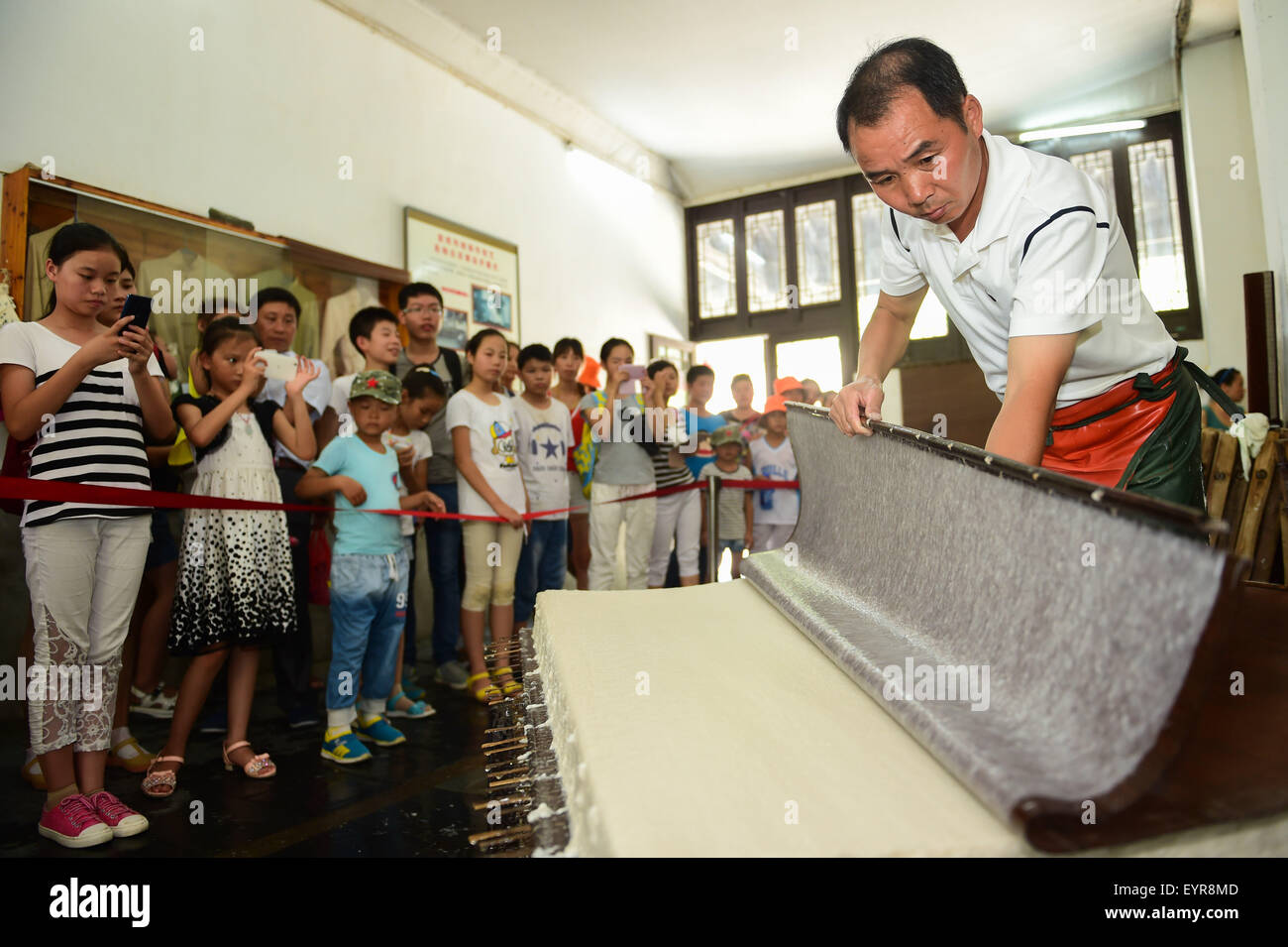 Xuancheng, China's Anhui Province. 3rd Aug, 2015. Students view an ...
