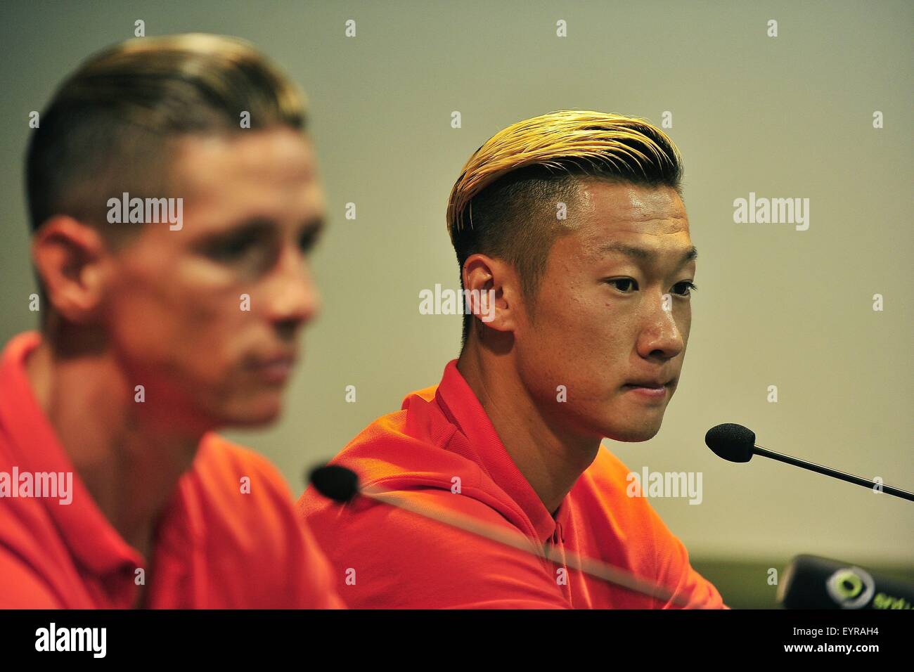 Torres shanghai hi-res stock photography and images - Alamy