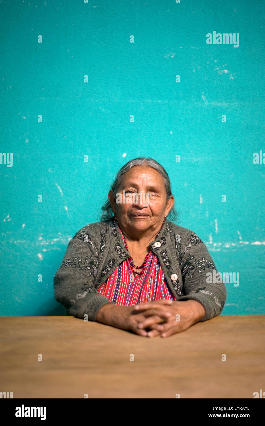 Indigenous woman hi-res stock photography and images - Alamy