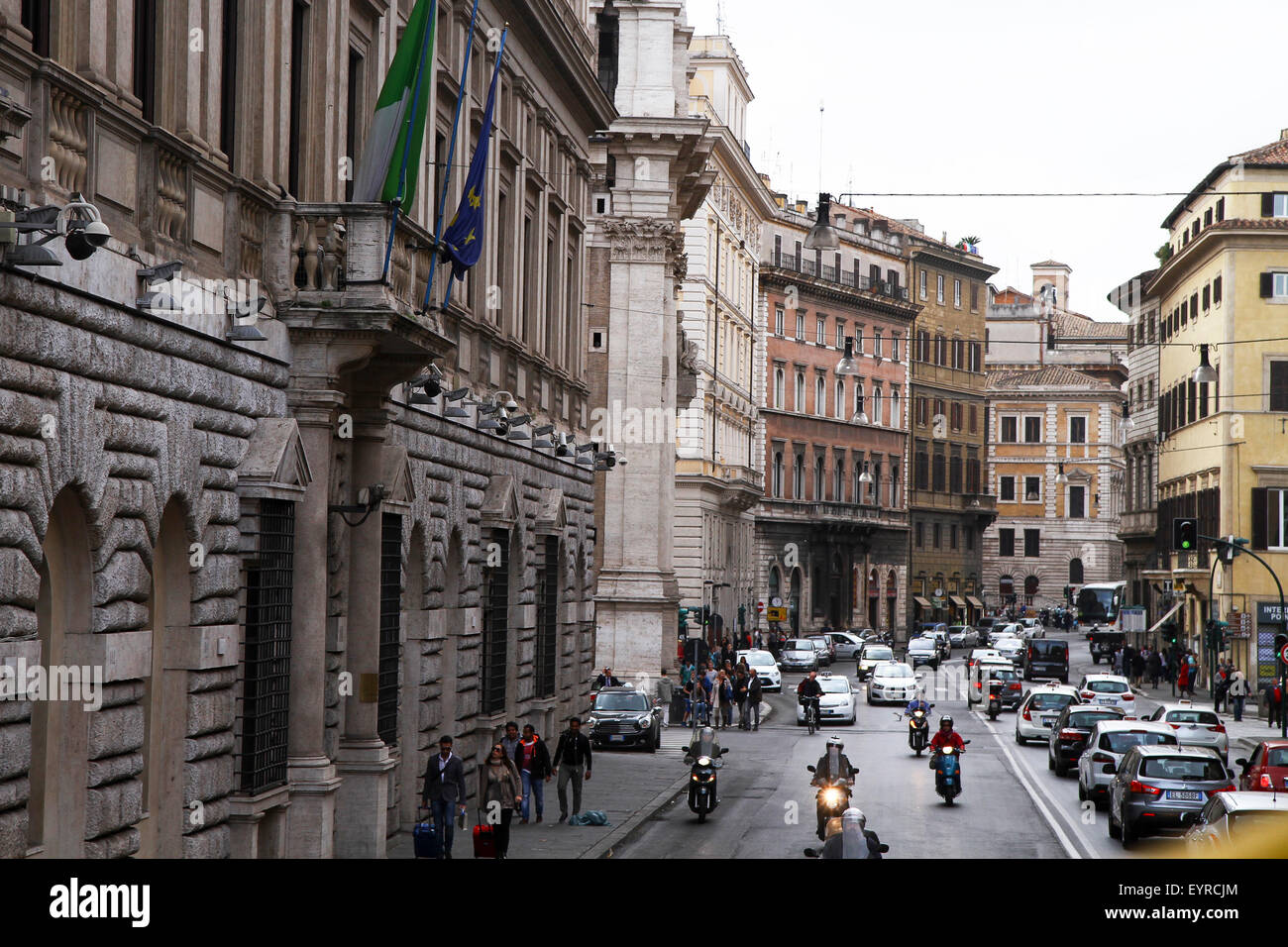 Street scene rome hi-res stock photography and images - Alamy