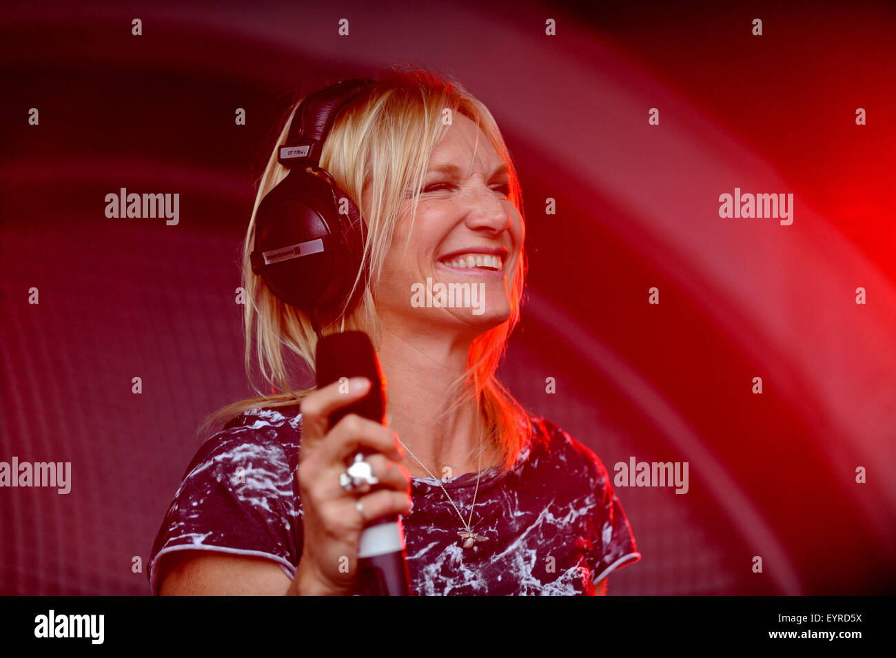 Dj jo whiley hi-res stock photography and images - Alamy