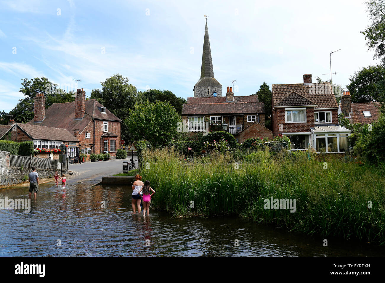 Families playing in the River Darent in Eynsford village in Kent Stock ...