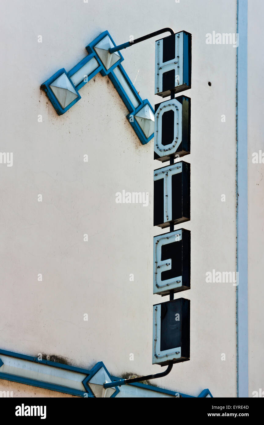 Hotel sign accommodation lodging hi-res stock photography and images ...
