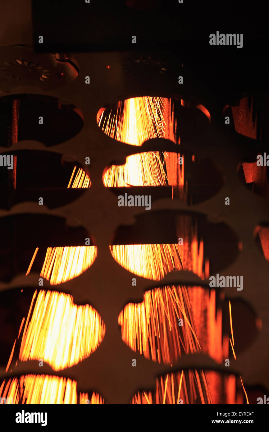 Laser cutting metal medical hi-res stock photography and images - Alamy