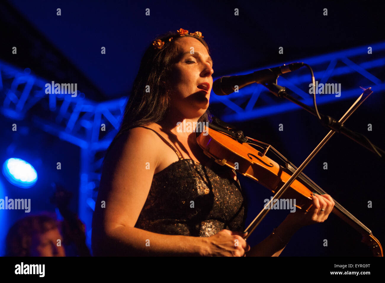 Sidmouth, Devon, UK. 3rd Aug, 2015. Folk singer of the year Nancy Kerr ...