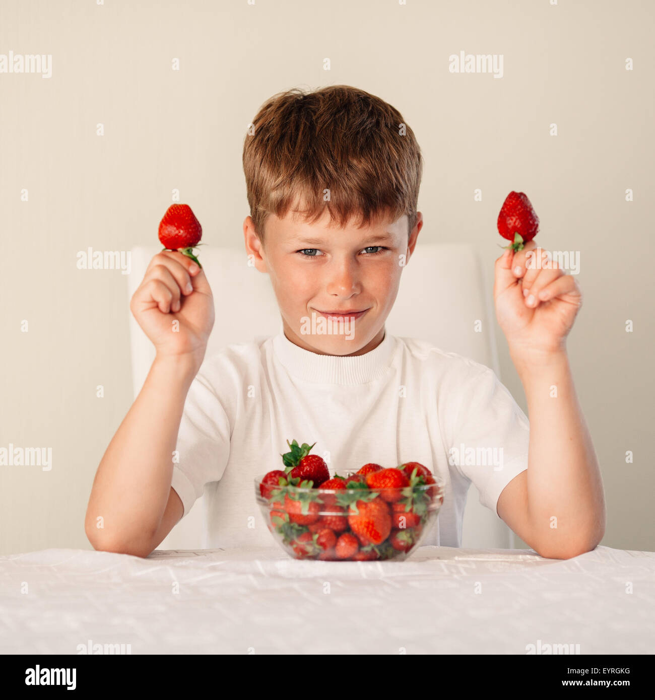 little boy with strawberry Stock Photo - Alamy