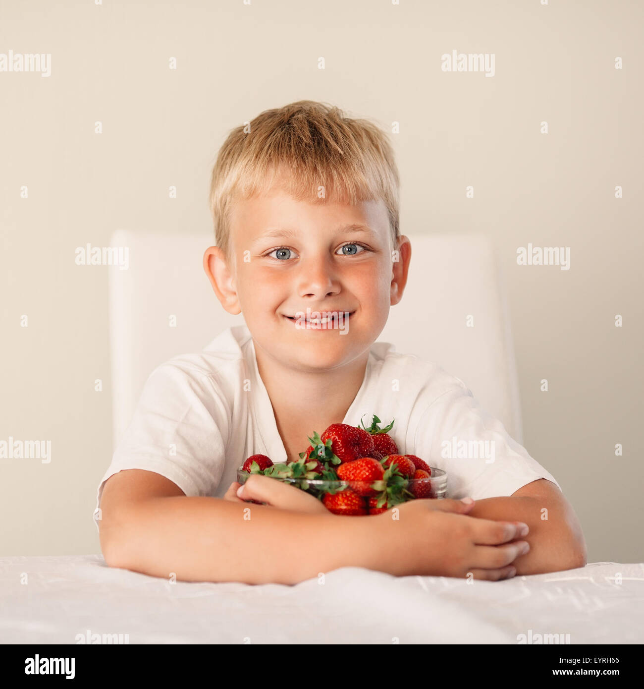 little boy with strawberry Stock Photo - Alamy