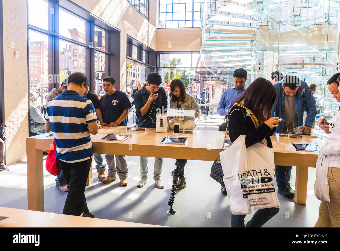 New York City, USA, Crowd People inside Apple Store in Manhattan ...