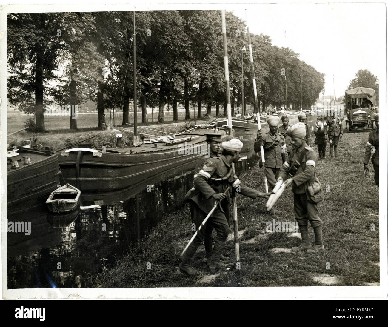 Indian Corps Signal Section putting up a telegraph line [Merville Stock ...