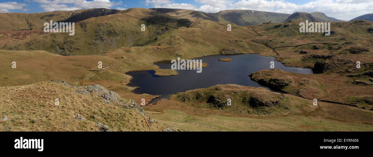Summer view over Angle Tarn and Angletarn Pikes fell, Lake District ...