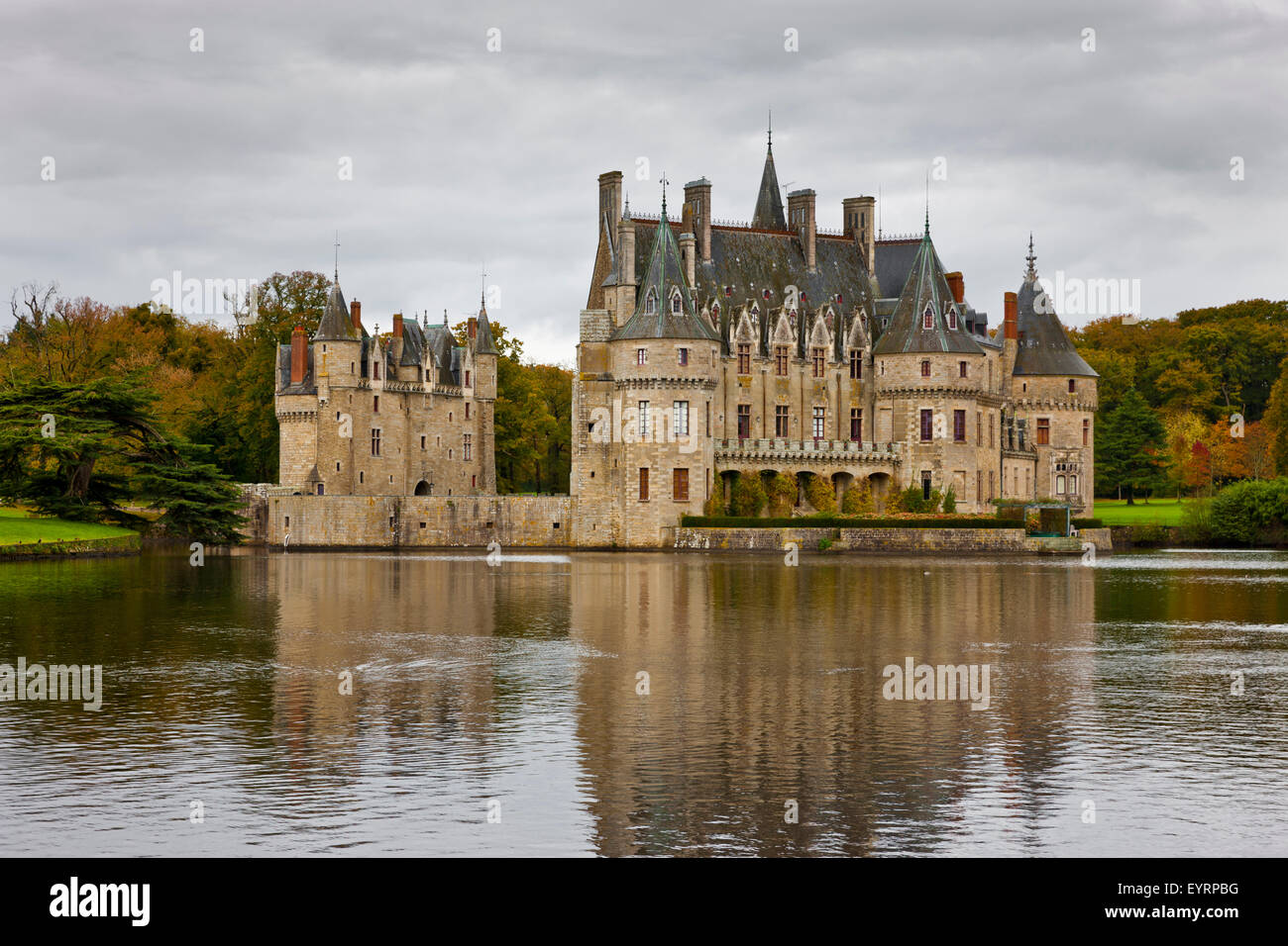 Bretesche castle france hi-res stock photography and images - Alamy