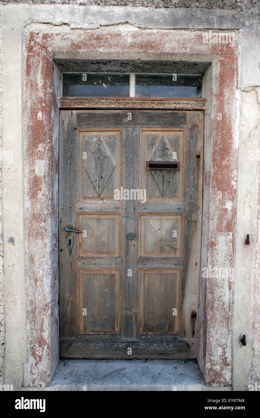 Front door in ramshackled house Stock Photo - Alamy