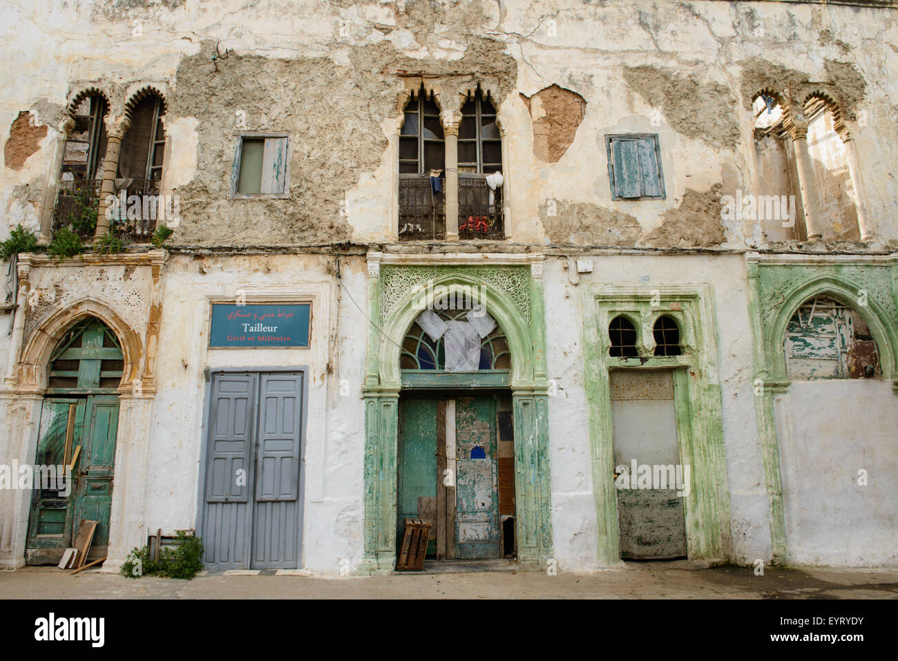 Distressed building facade hi-res stock photography and images - Alamy