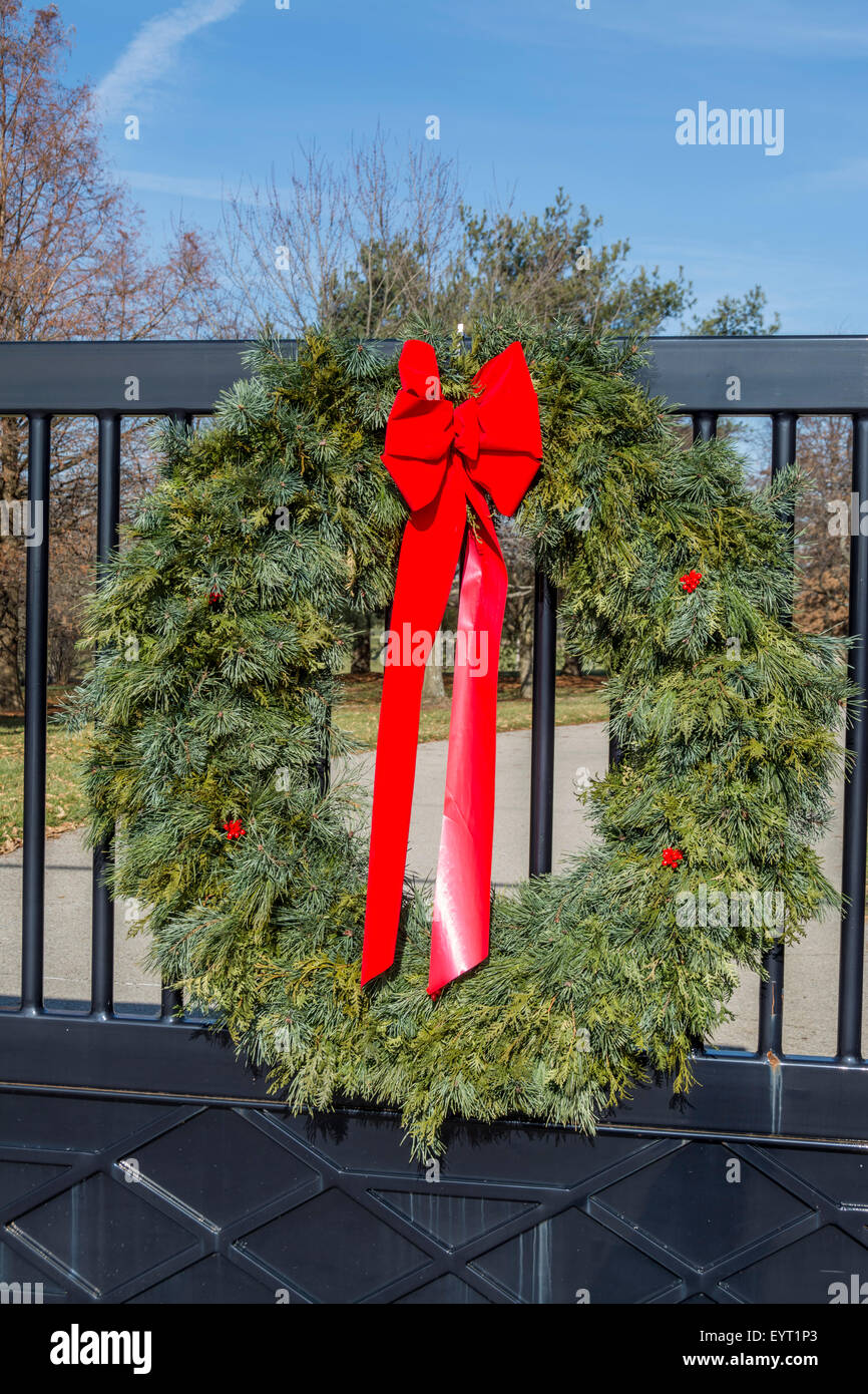 Gate christmas wreaths decorations hi-res stock photography and images ...