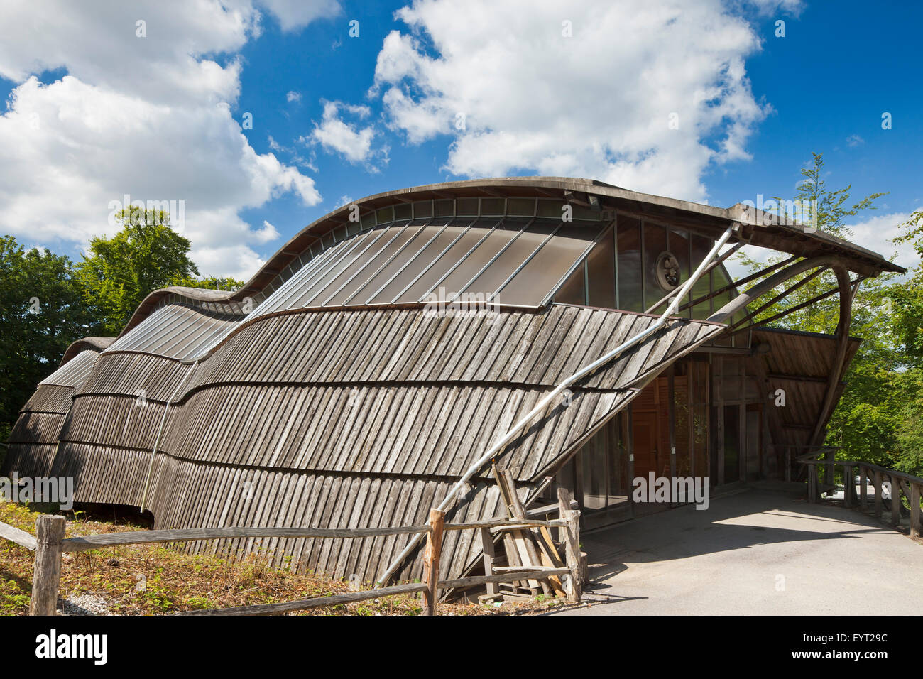 The Gridshell Building at the The Weald and Downland Open Air Museum ...