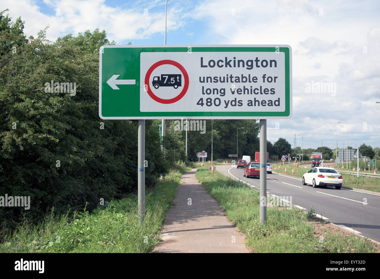Hgv restriction sign hi-res stock photography and images - Alamy