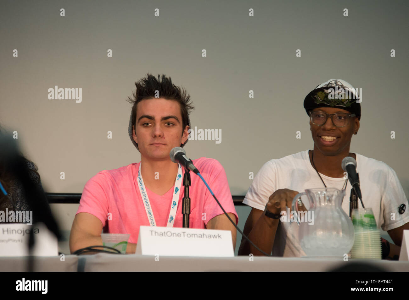 Smosh hi-res stock photography and images - Alamy