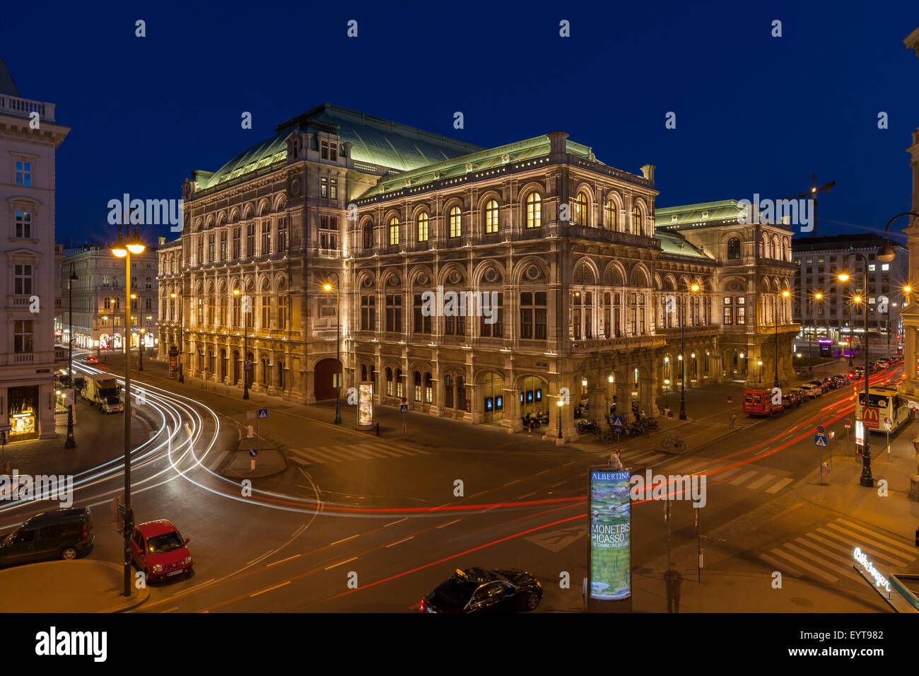 Back view of the state opera hi-res stock photography and images - Alamy