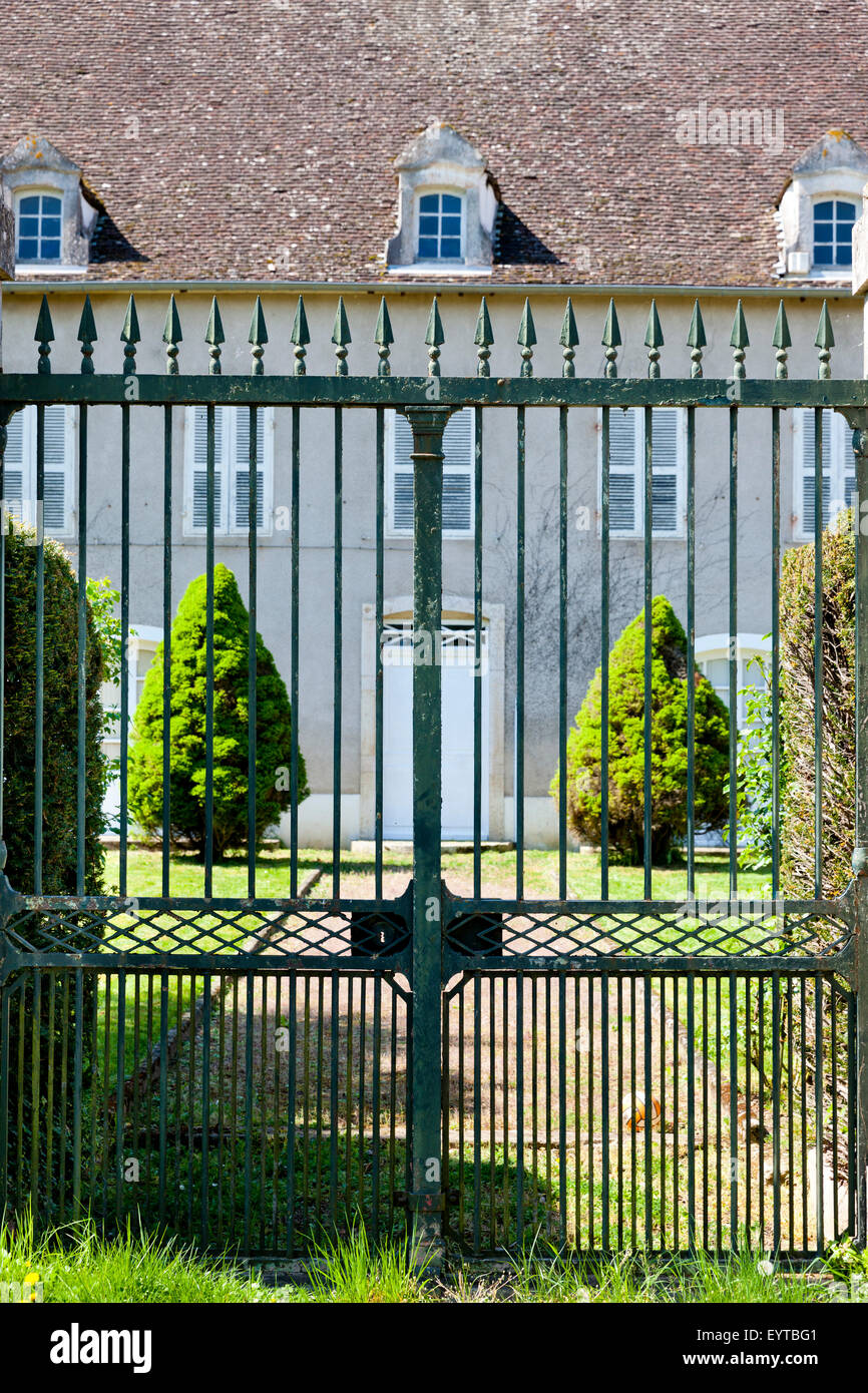Castle Gate in front of small castle Stock Photo - Alamy