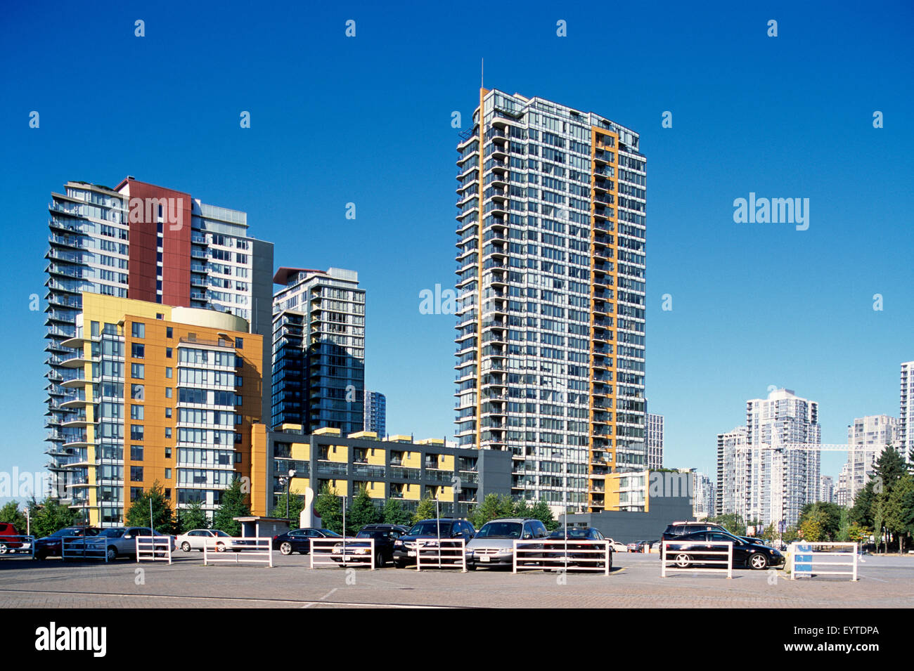 Canada condo building hi-res stock photography and images - Alamy