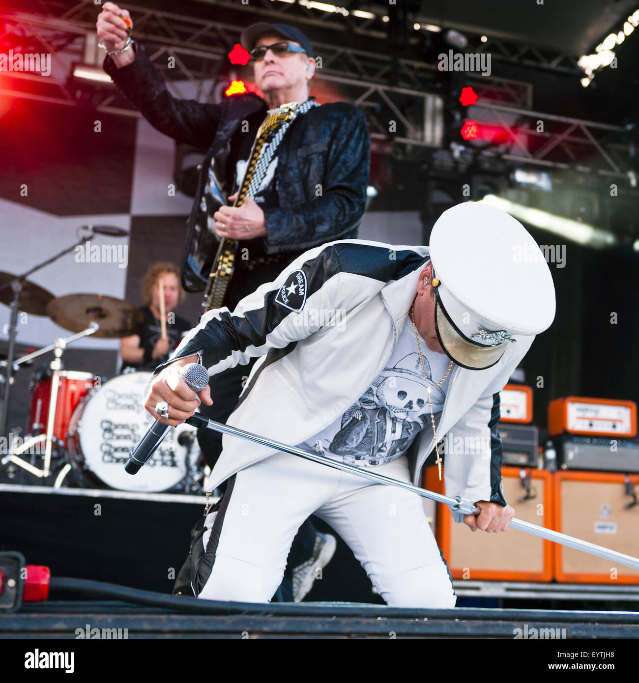 Robin Zander & Rick Nielsen of the rock band Cheap Trick performing at ...