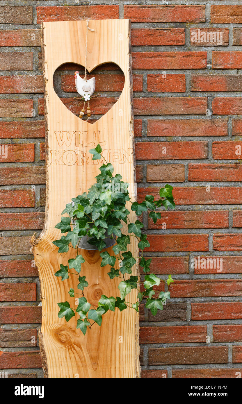 The ivy sign hi-res stock photography and images - Alamy