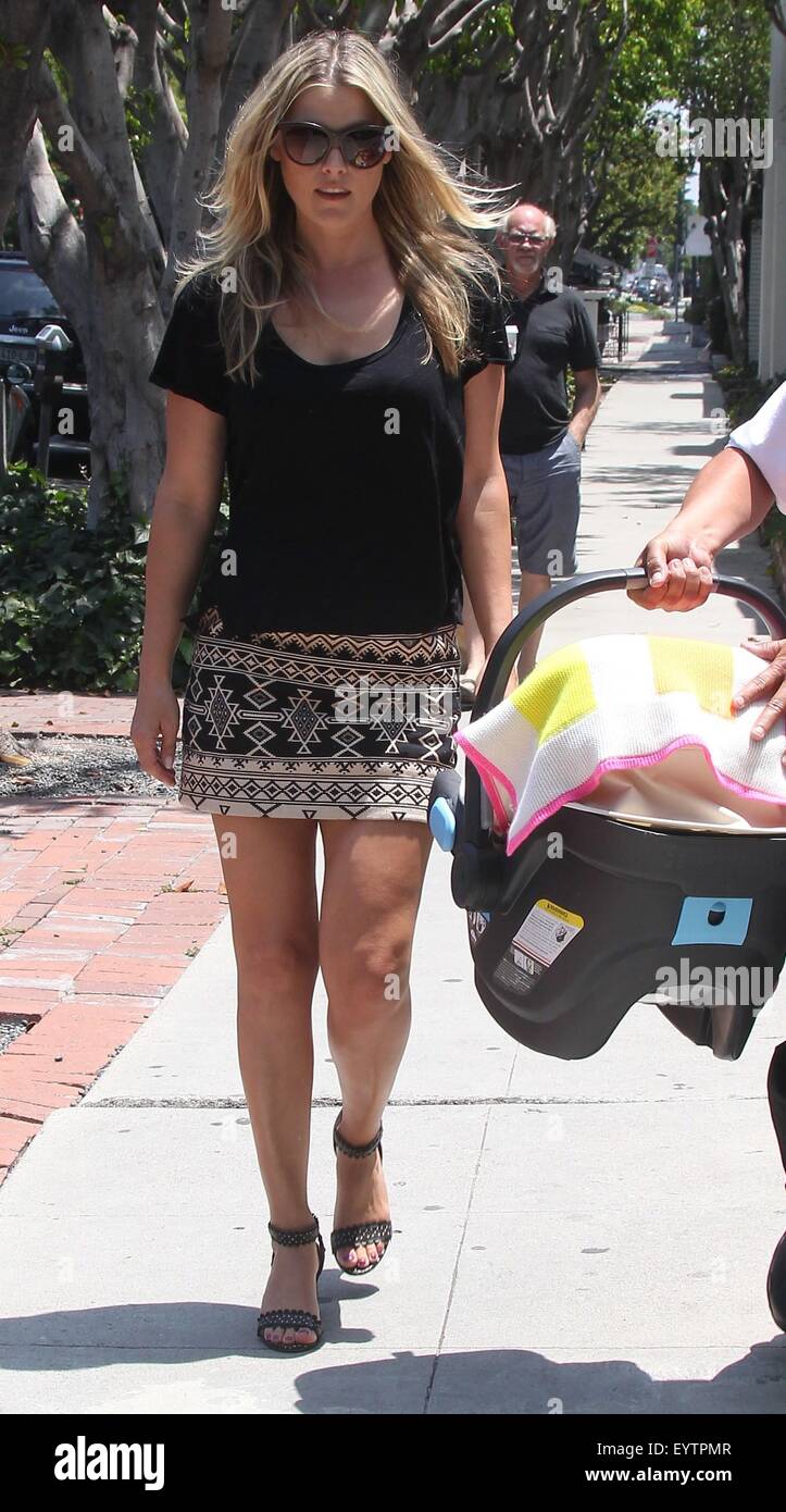 Ali Larter wearing a geometric-patterned black and white mini skirt ...