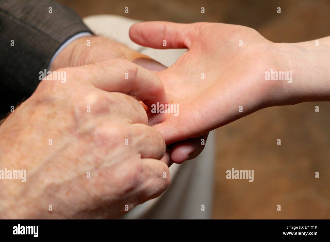 Palm reading hi-res stock photography and images - Alamy