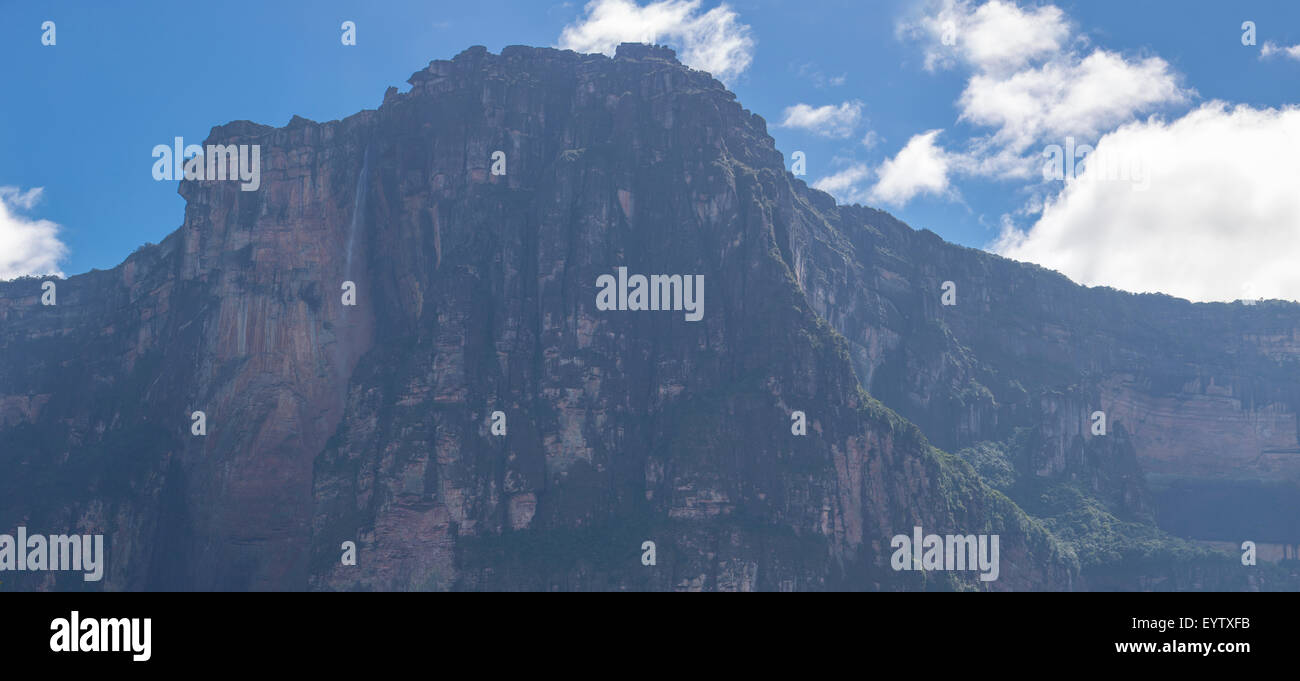 Ptari tepui in canaima national park hi-res stock photography and ...