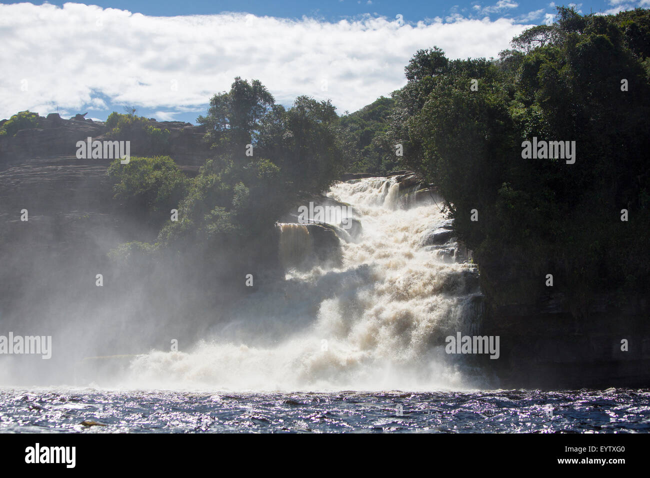 Beautiful Waterfall in the Canaima Lagoon, Canaima National Park ...