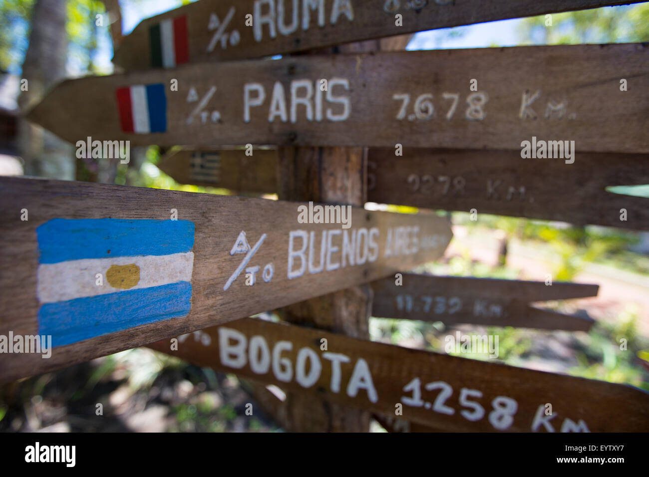 Arrows in road hi-res stock photography and images - Alamy
