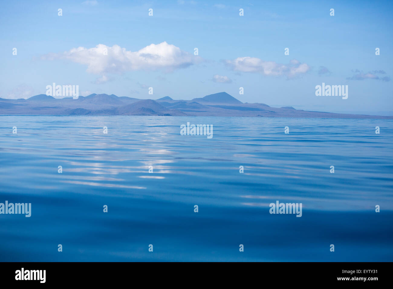 Volcano in middle ocean hi-res stock photography and images - Alamy