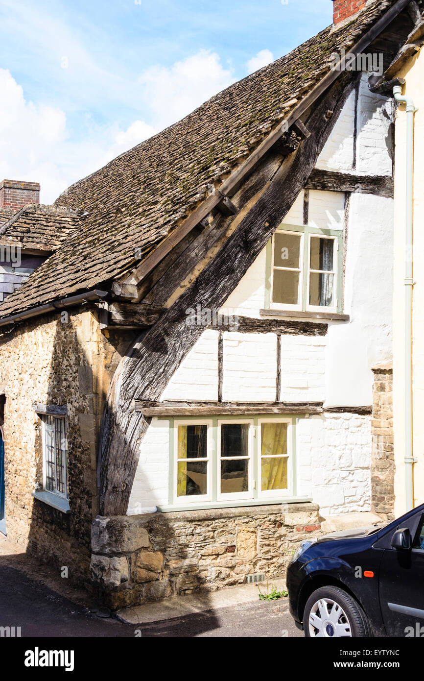 Cruck Roof Stock Photos & Cruck Roof Stock Images - Alamy