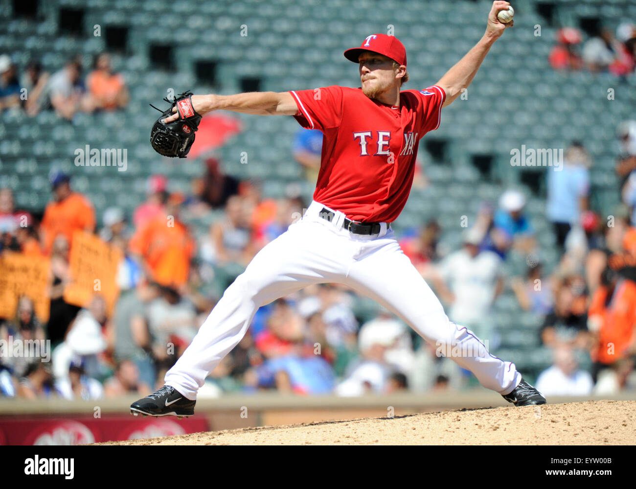AUG 02, 2015: Texas Rangers relief pitcher Jake Diekman #41 during an ...