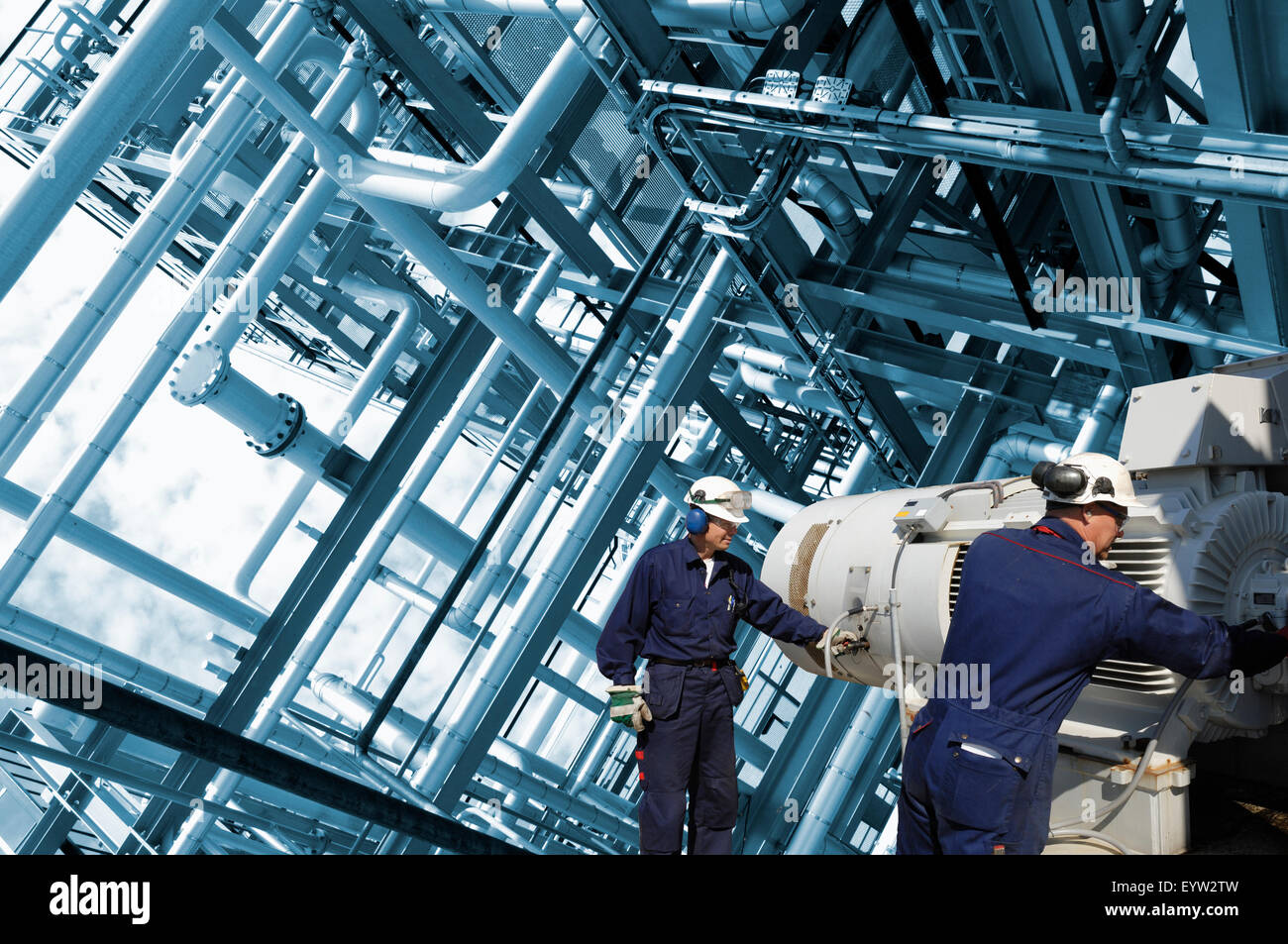 Oil Refinery Workers High Resolution Stock Photography and Images - Alamy