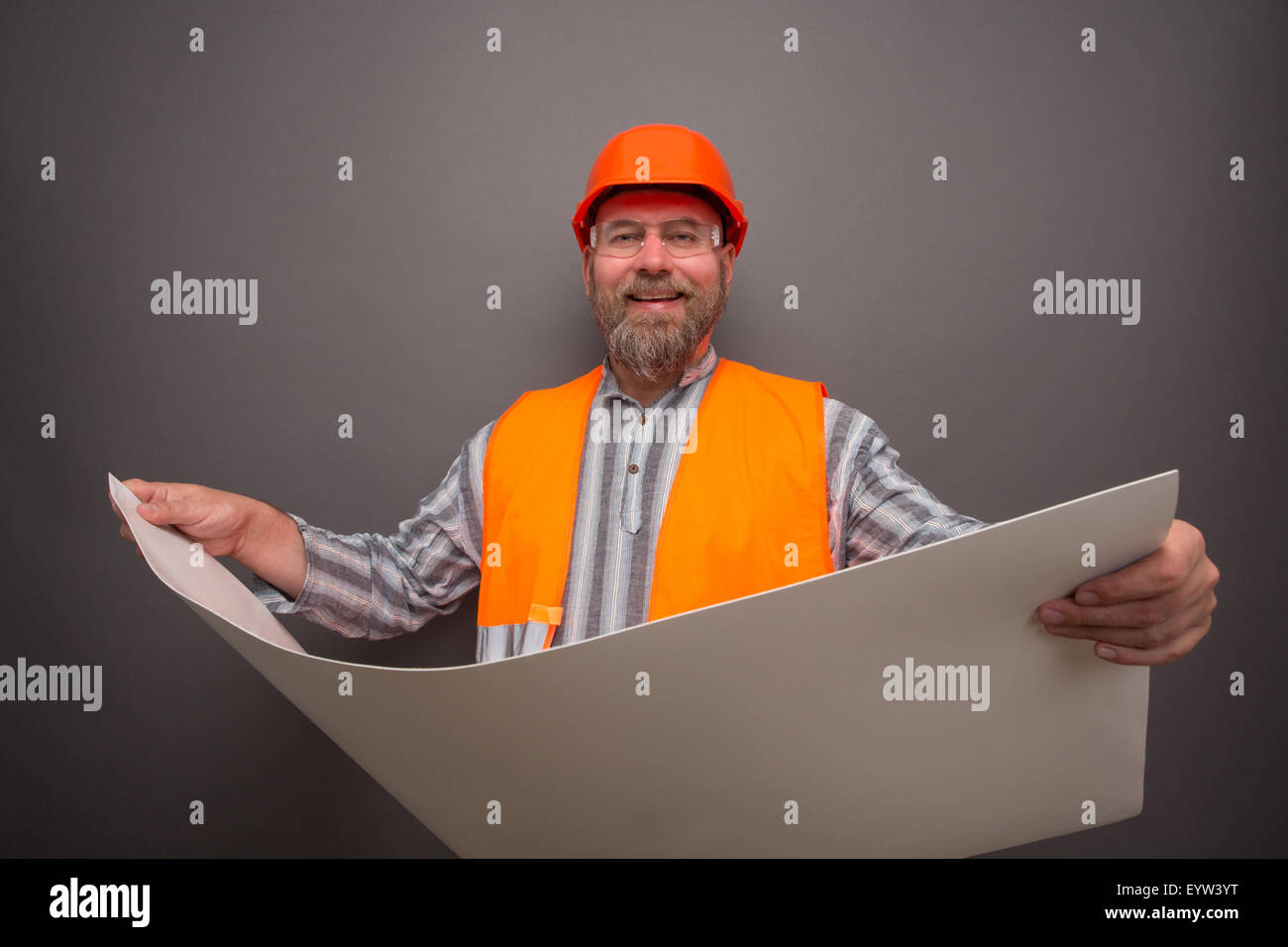 Hipster bearded builder Stock Photo - Alamy