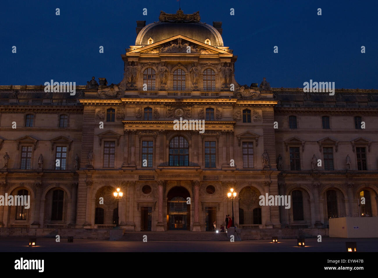 Pavillon Sully of the Louvre Palace (Palais du Louvre) at night Stock ...