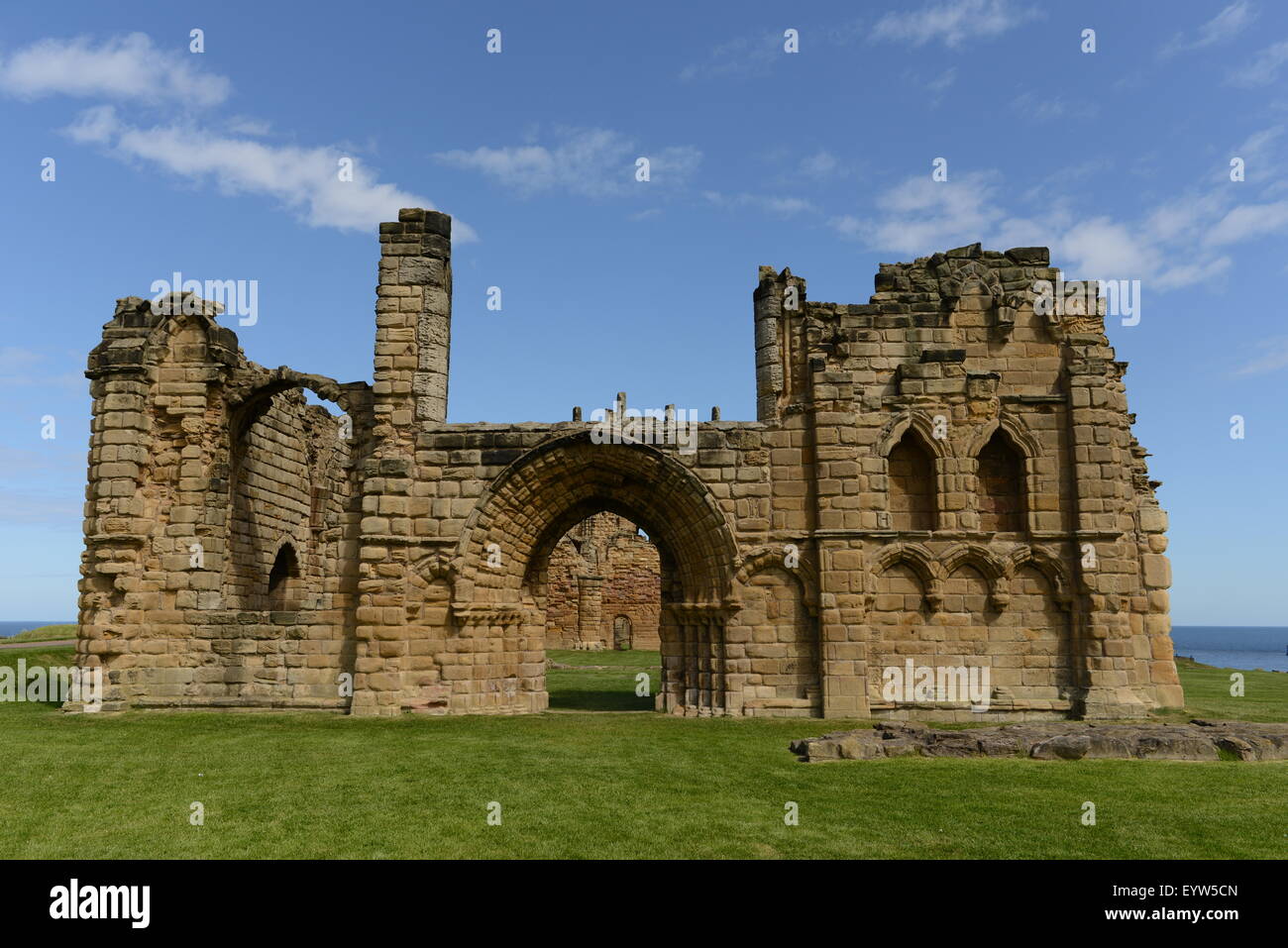 Tynemouth, Northumberland, UK, lighthouse, pier, tynemouth priory and ...