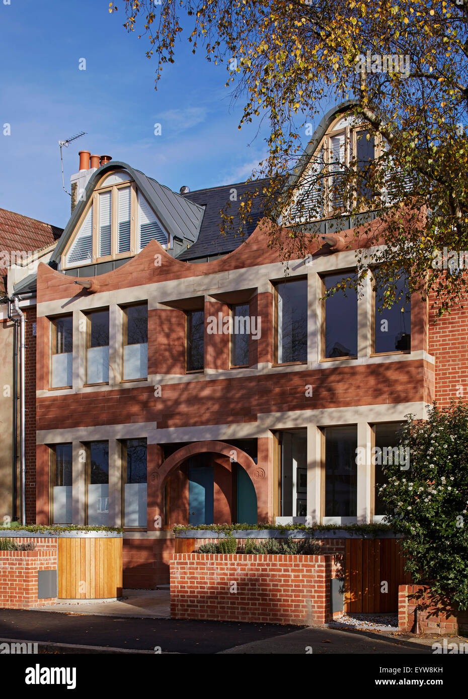 Edwardian style street facade with entrance in morning light. London ...