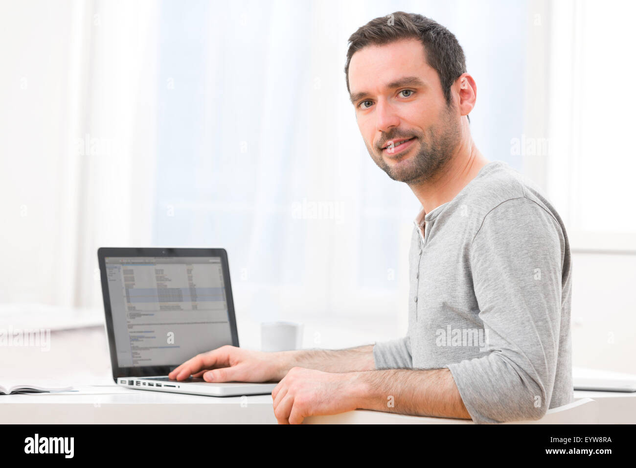 Man in front of the computer hi-res stock photography and images - Alamy